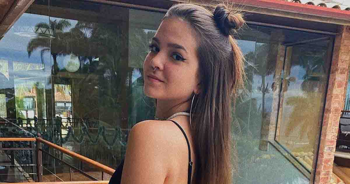 Mel Maia ‘quebra a internet’ ao postar foto de biquini em dia de praia ...